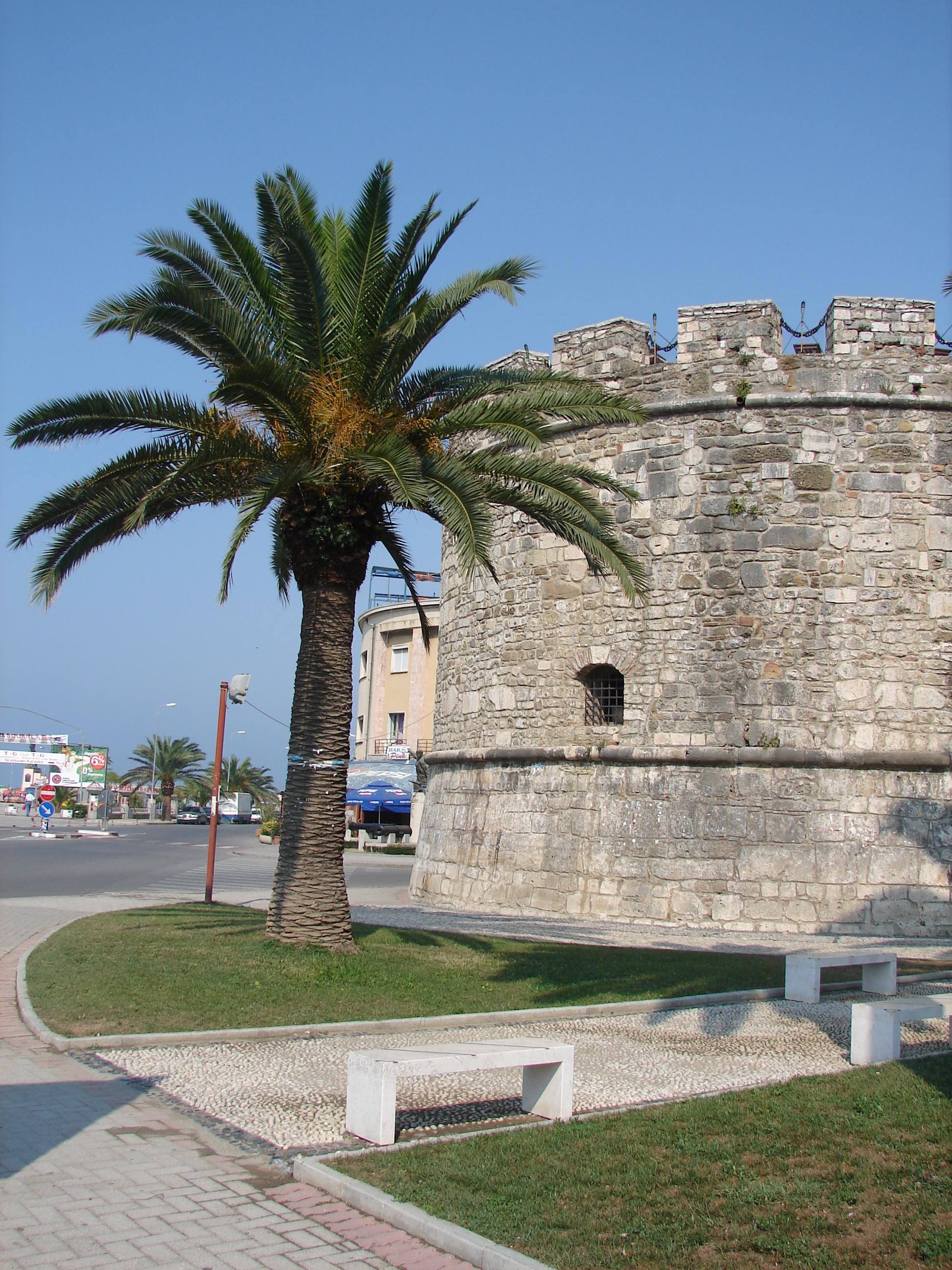 Beach of Durrës, one of the most crowded beaches in the world - Invest ...